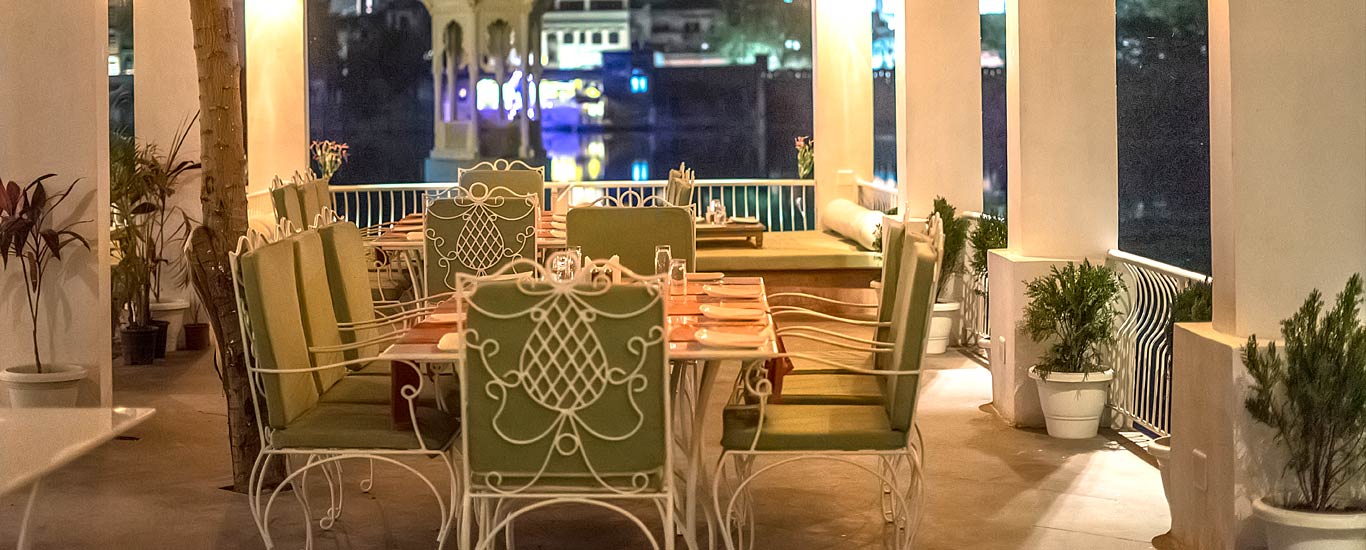 Best Lake View Rooftop Restaurant In Udaipur