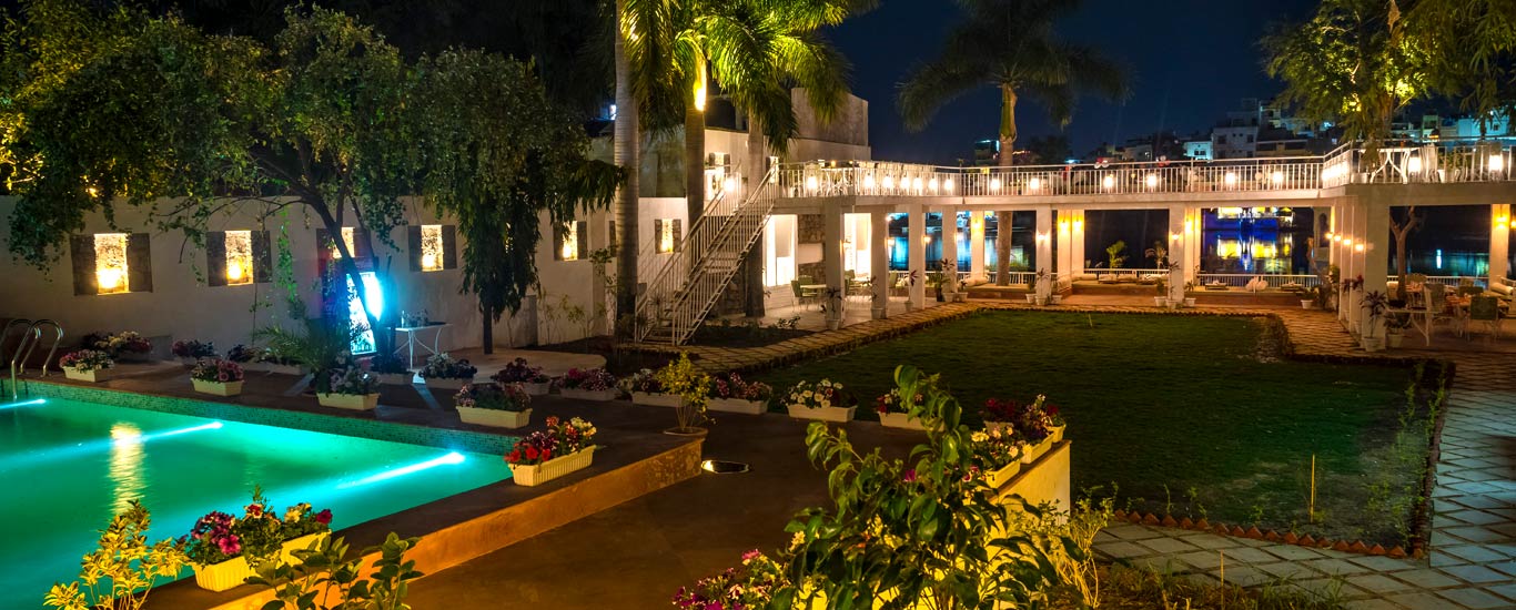 Best Lake View Rooftop Restaurant In Udaipur